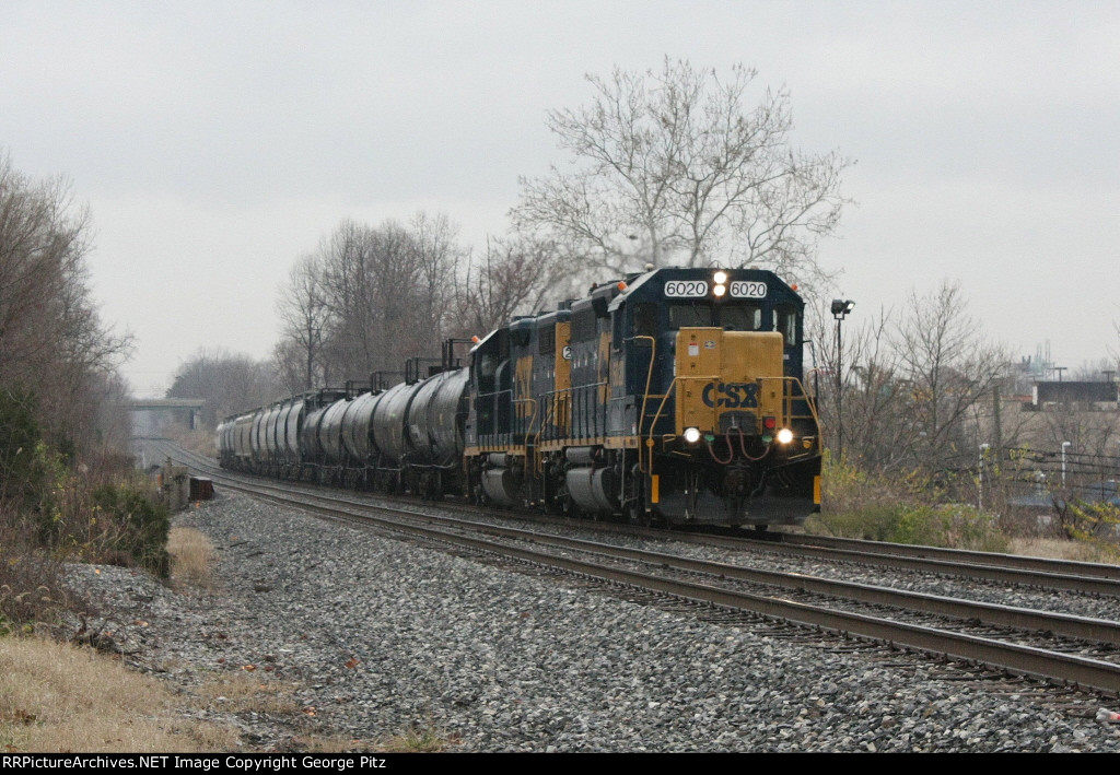 CSX 6020 at Rossville, MD